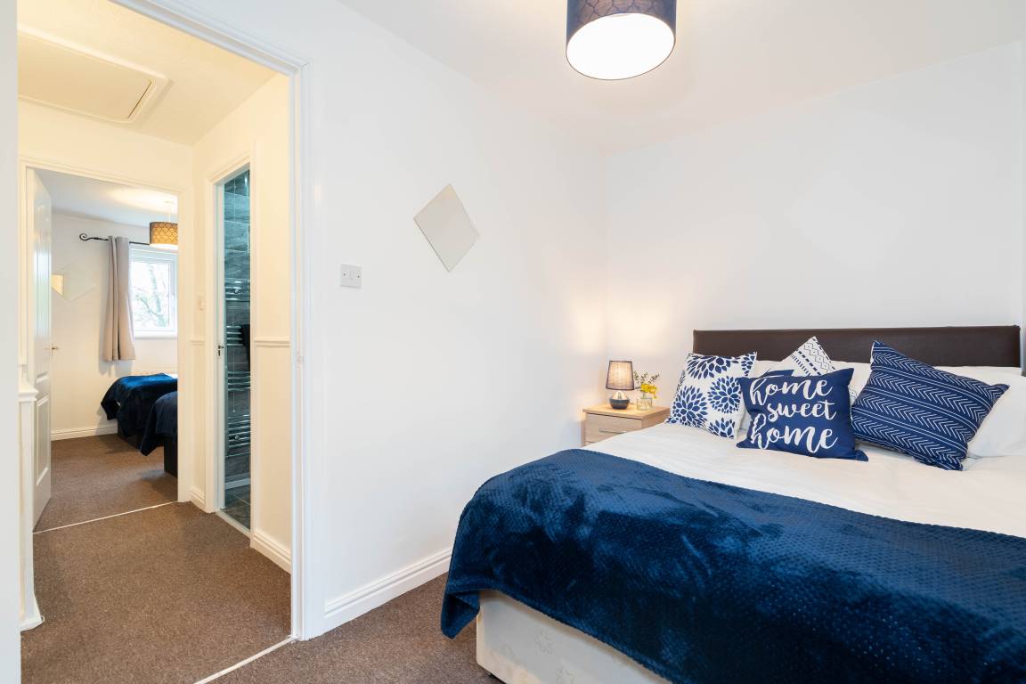 80 M² House ∙ 2 Bedrooms ∙ 4 Guests - Aston University Main Building