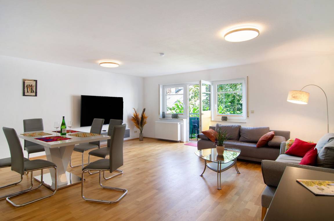 86 M² Ferienwohnung ∙ 2 Schlafzimmer ∙ 6 Gäste - Pfullendorf