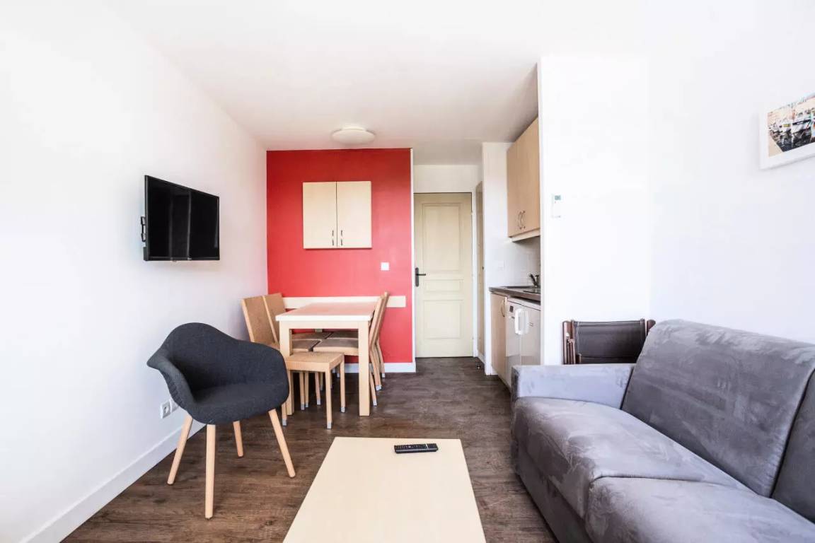28 M² Studio Flat ∙ 1 Bedroom ∙ 4 Guests - Sainte-Maxime