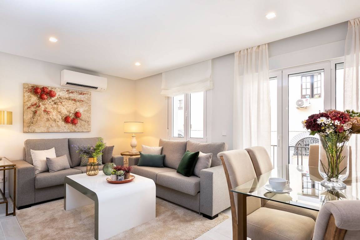 80 M² Apartamento ∙ 2 Habitaciones ∙ 5 Huéspedes - Castilleja de la Cuesta