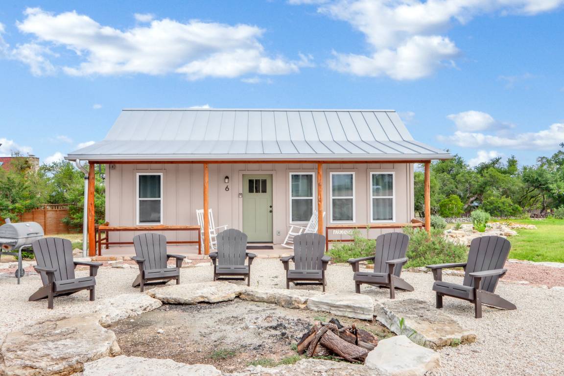 57 M² Cabin ∙ 2 Bedrooms ∙ 5 Guests - Wimberley, TX