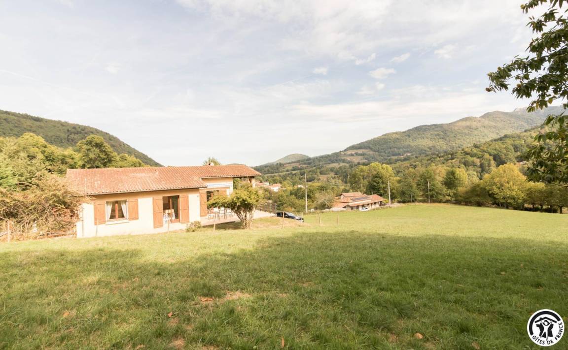 82 M² Gîte ∙ 2 Chambres ∙ 4 Personnes - Haute-Garonne