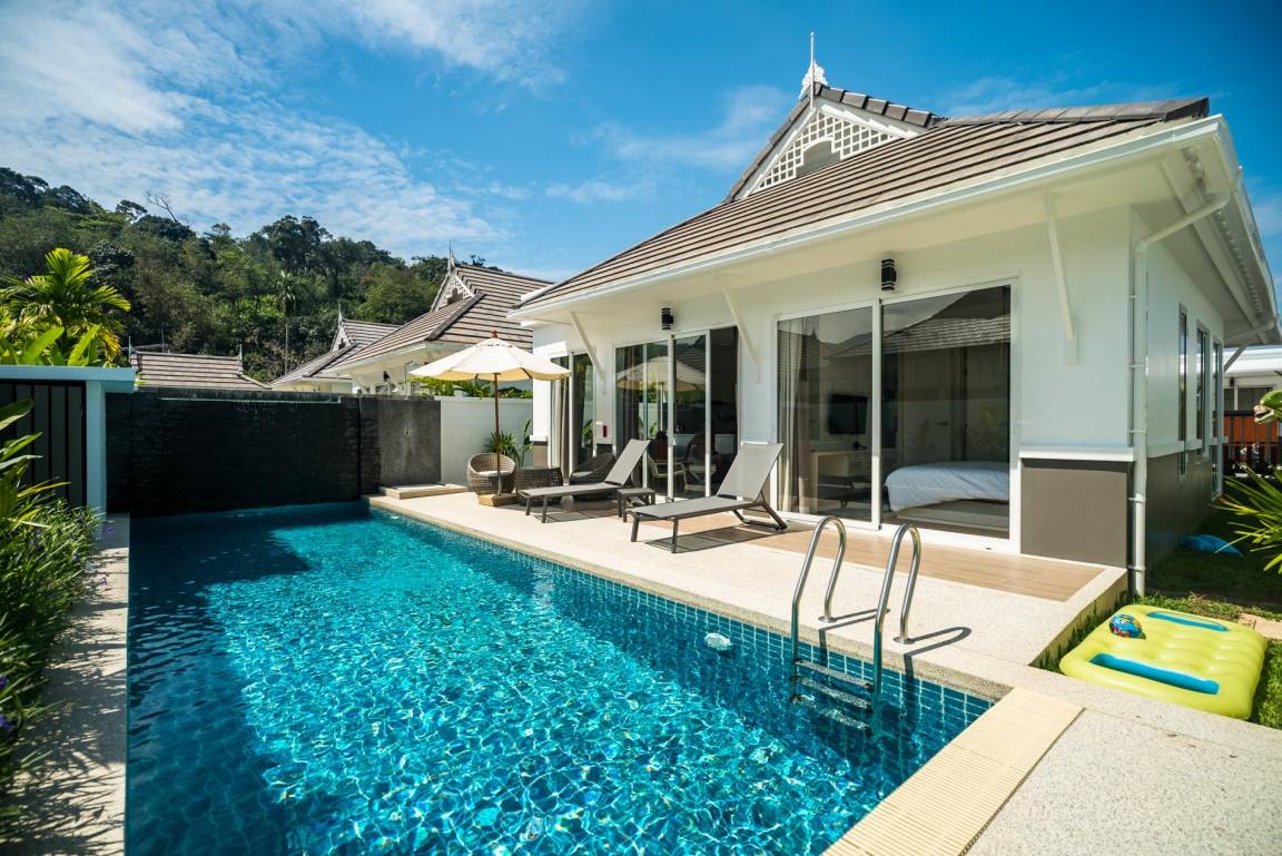 180 M² Villa ∙ 3 Bedrooms ∙ 6 Guests - Patong Beach