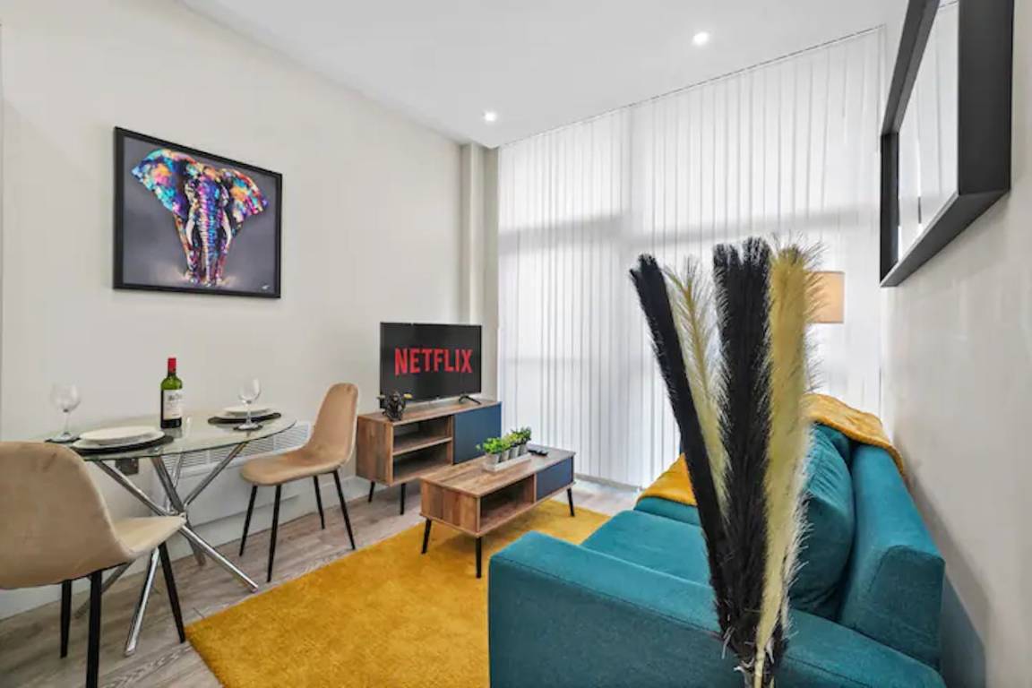 30 M² Apartament ∙ 1 Sypialnia ∙ 3 Gości - Bracknell