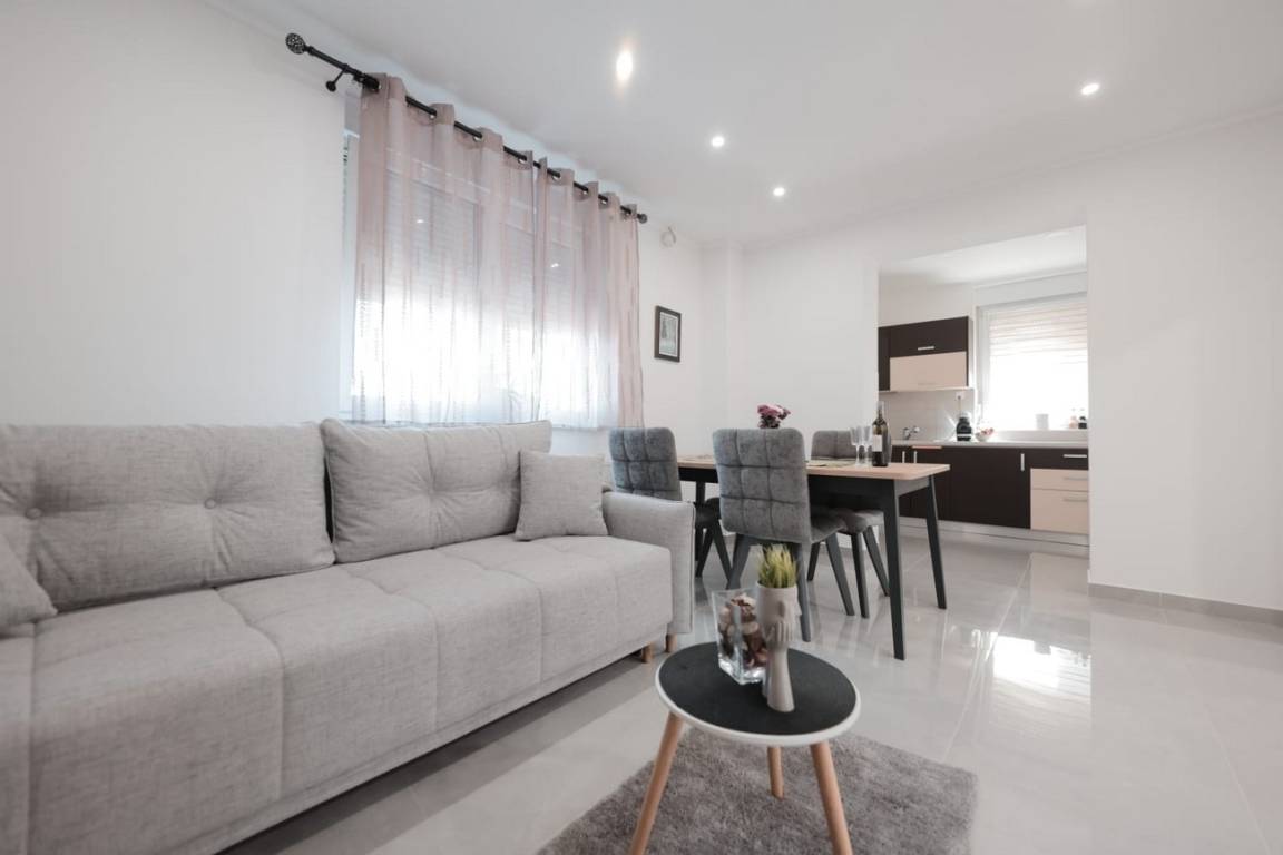 67 M² Apartment ∙ 1 Bedroom ∙ 4 Guests - Vrbovec
