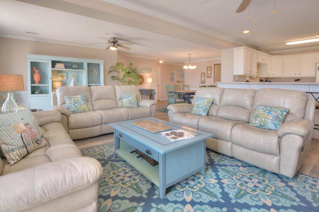 Condo ∙ 4 Bedrooms ∙ 16 Guests - Oak Island, NC