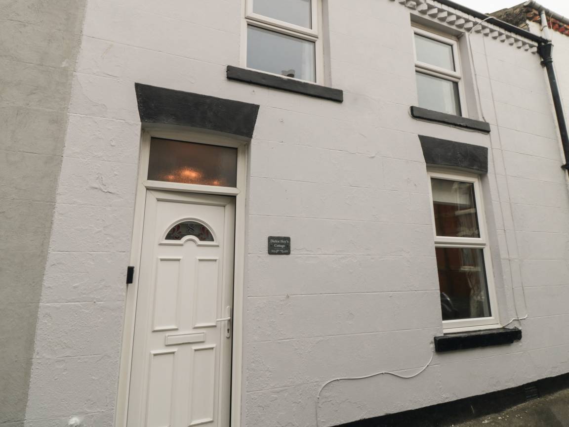 Cottage ∙ 3 Bedrooms ∙ 5 Guests - Scarborough