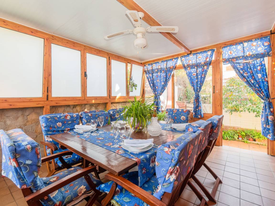 203 M² Ferienhaus ∙ 1 Schlafzimmer ∙ 8 Gäste - Calella