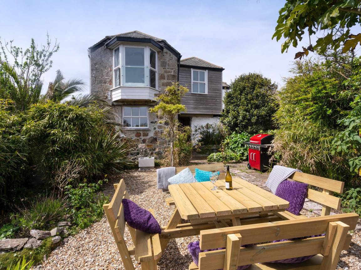 Cottage ∙ 4 Bedrooms ∙ 7 Guests - St Ives