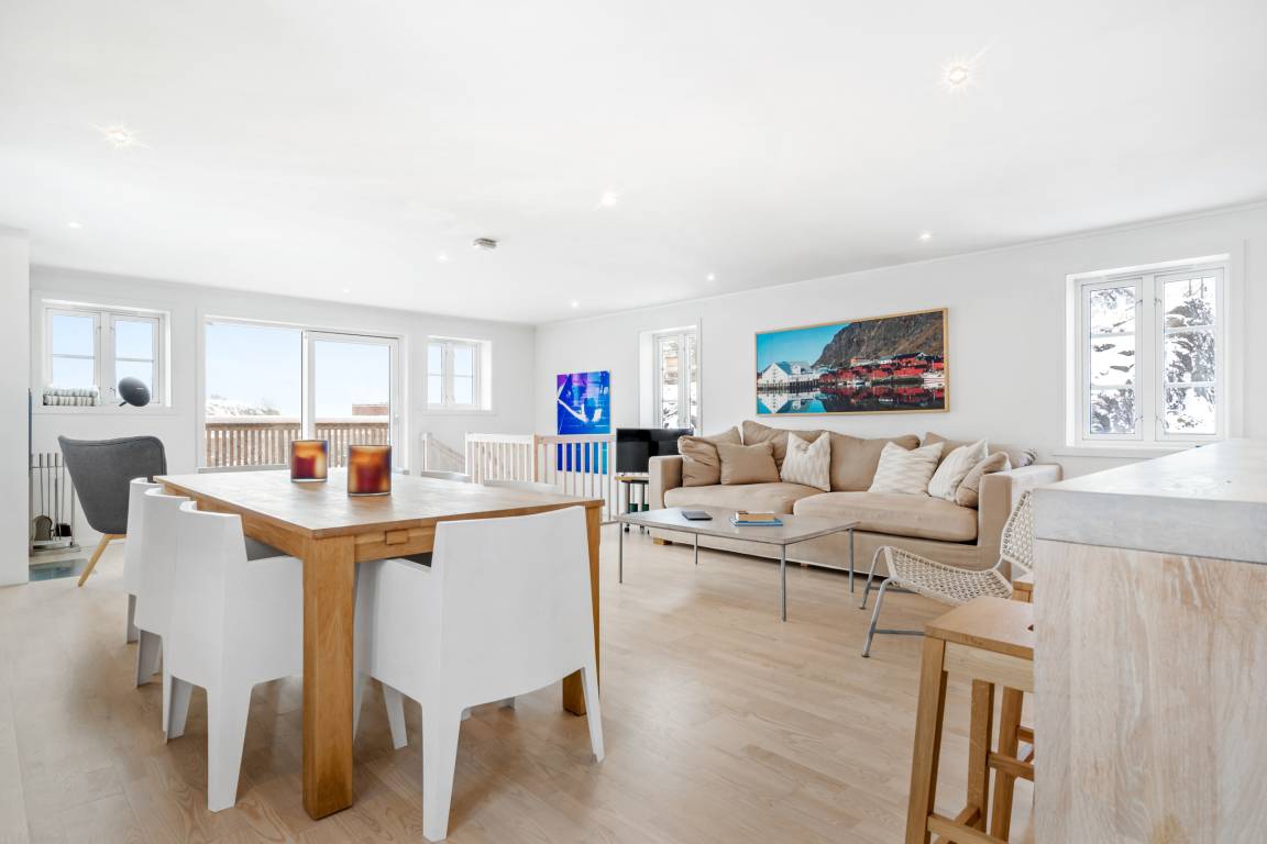 120 M² Apartment ∙ 3 Bedrooms ∙ 7 Guests - Stamsund