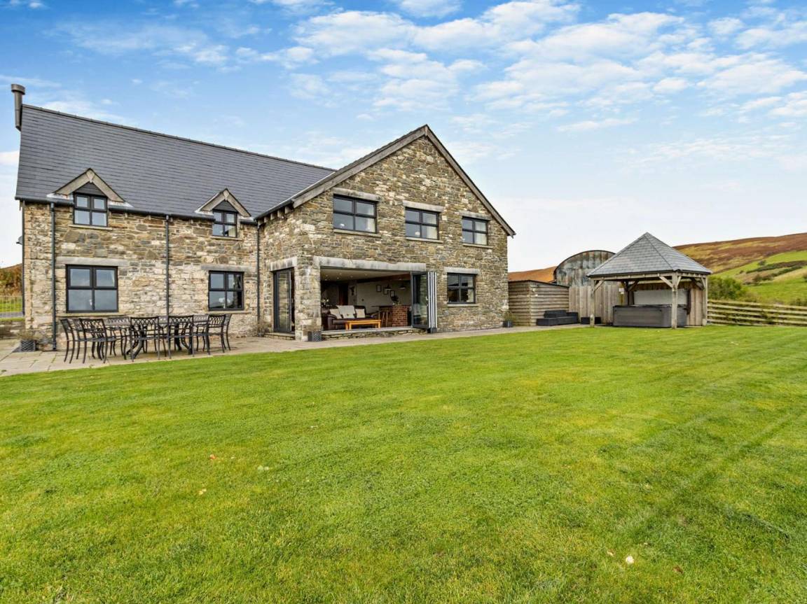 Cottage ∙ 5 Bedrooms ∙ 10 Guests - Hay-on-Wye