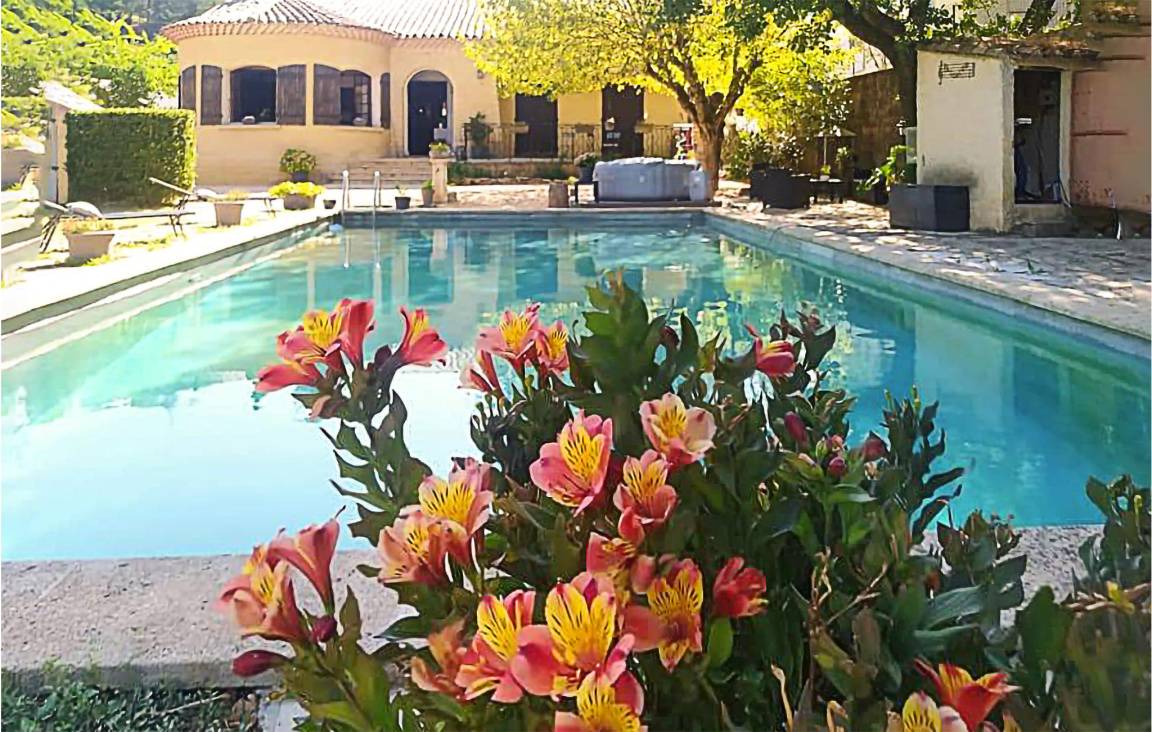 35 M² Apartamento ∙ 4 Huéspedes - Mornas