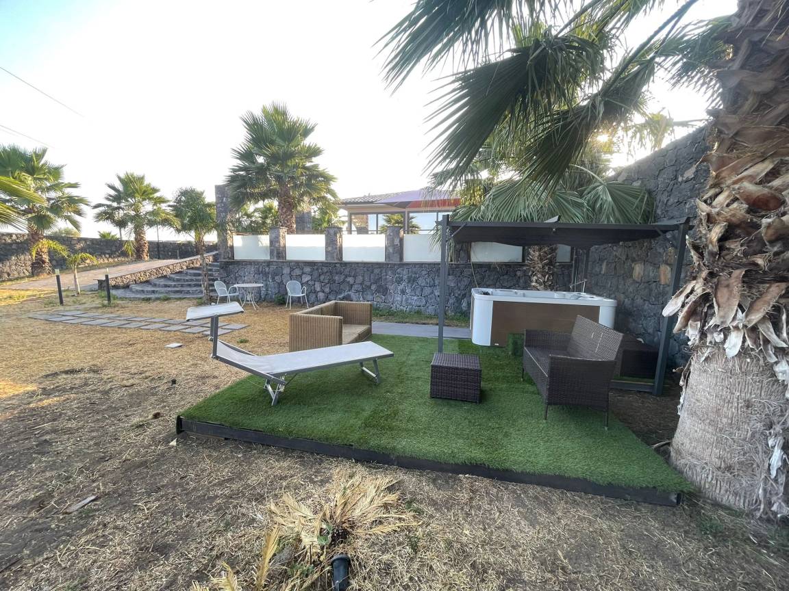 140 M² Villa ∙ 2 Schlafzimmer ∙ 8 Gäste - Catania