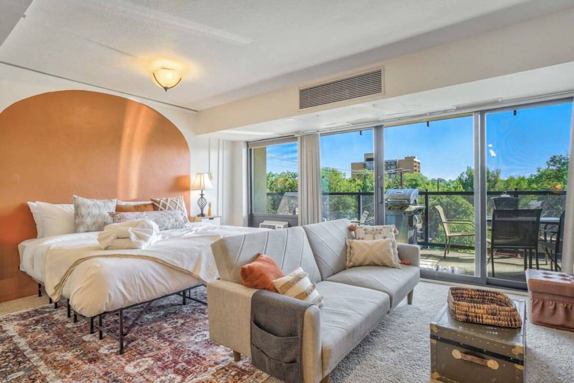 Apartment ∙ 1 Bedroom ∙ 2 Guests - Colorado Springs, CO