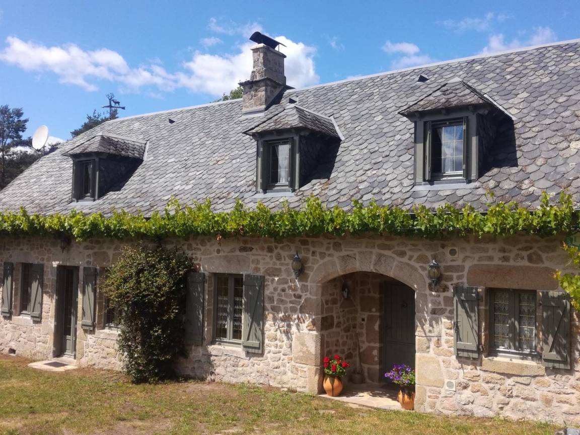 120 M² Gîte ∙ 2 Chambres ∙ 5 Personnes - Marcillac-la-Croisille