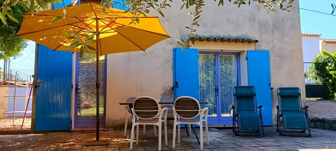 56 M² Mökki ∙ 2 Makuuhuonetta ∙ 4 Vierasta - Var