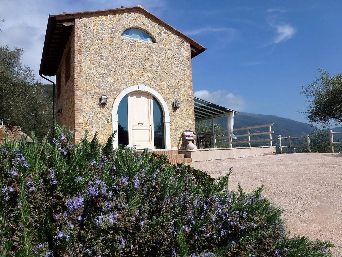 70 M² Ferienhaus ∙ 2 Schlafzimmer ∙ 4 Gäste - Camaiore