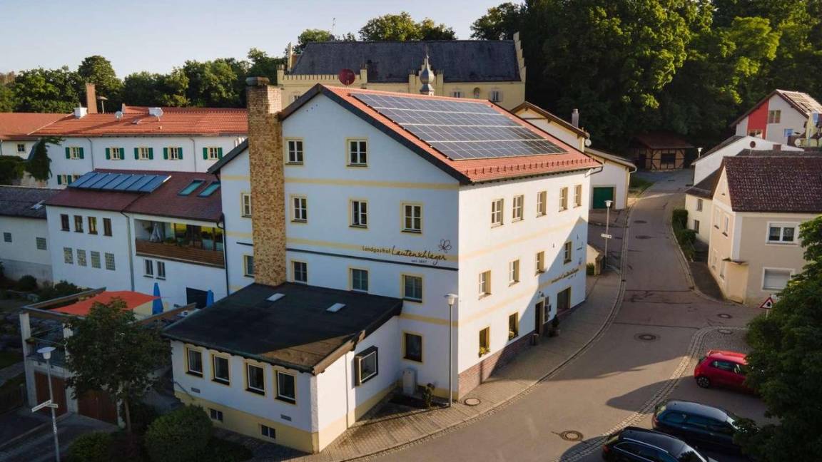 22 M² Ferienwohnung ∙ 1 Schlafzimmer ∙ 2 Gäste - Burglengenfeld