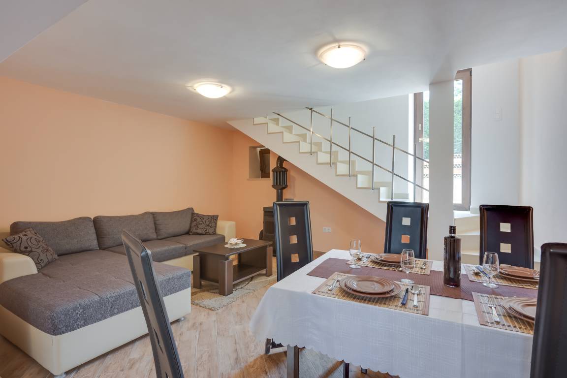 80 M² House ∙ 2 Bedrooms ∙ 4 Guests - Novigrad