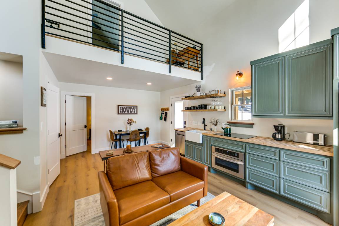 92 M² House ∙ 2 Bedrooms ∙ 6 Guests - Ligonier, PA