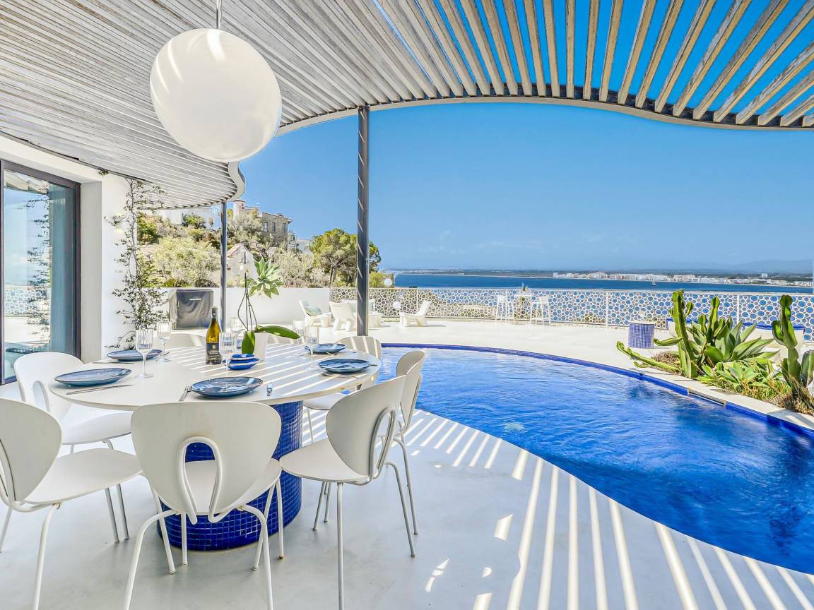 280 M² House ∙ 4 Bedrooms ∙ 8 Guests - Roses