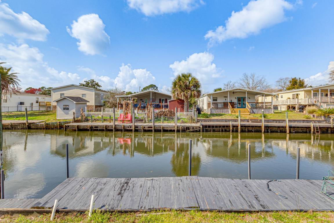 111 M² House ∙ 3 Bedrooms ∙ 7 Guests - Warrington, FL