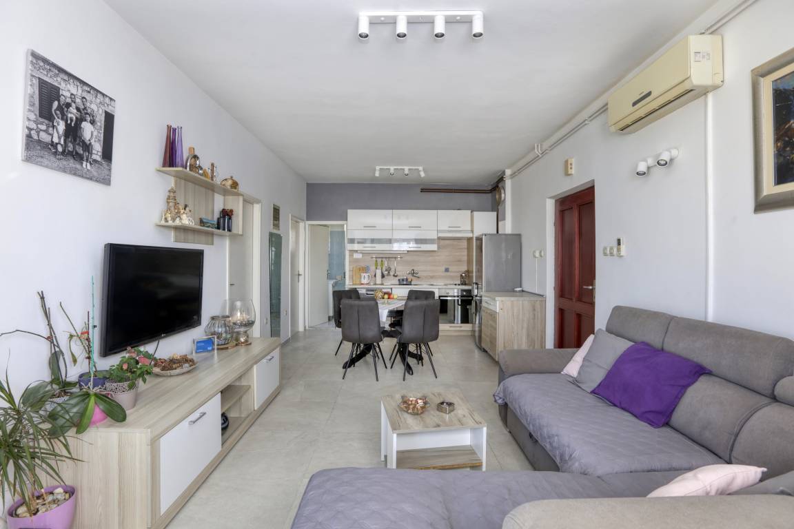 50 M² Ferienwohnung ∙ 2 Schlafzimmer ∙ 4 Gäste - Tisno