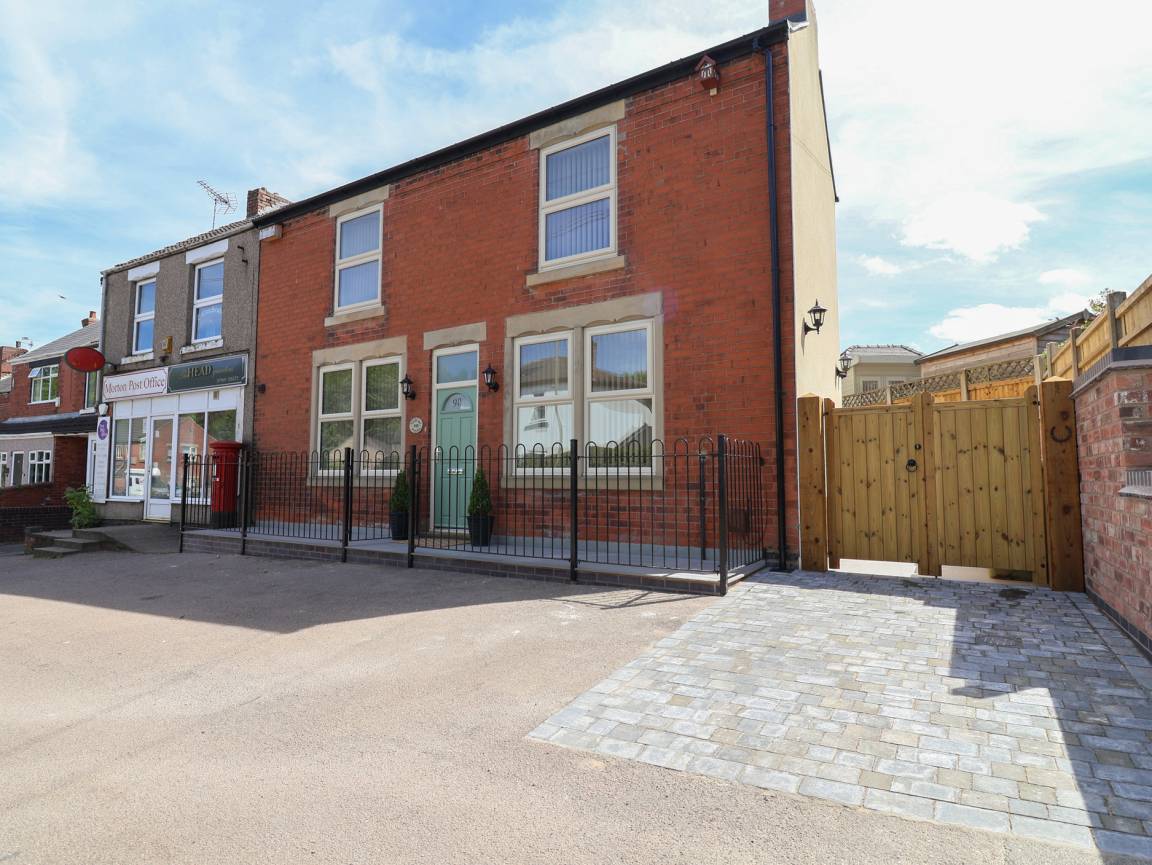 Cottage ∙ 3 Bedrooms ∙ 6 Guests - Chesterfield