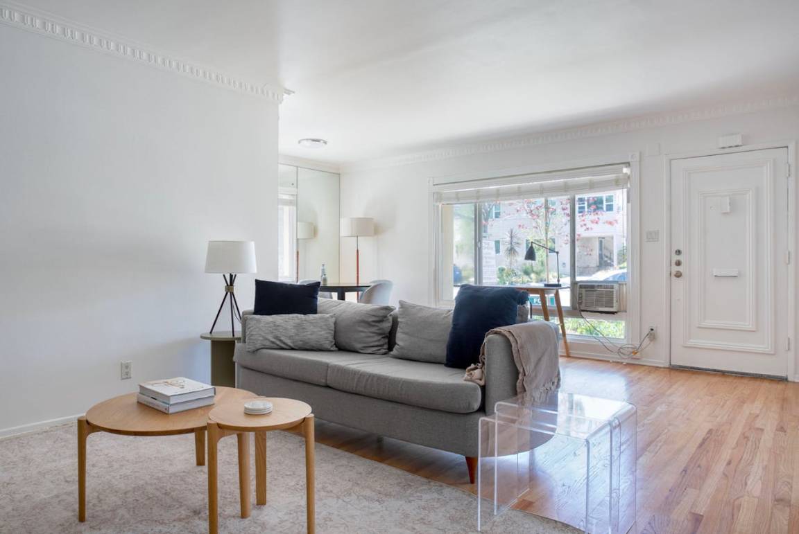 93 M² Apartment ∙ 2 Bedrooms ∙ 4 Guests - Beverly Hills, CA