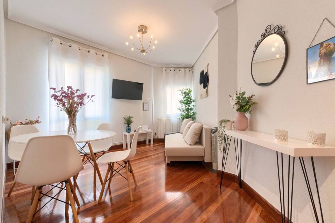 55 M² Apartamento ∙ 2 Habitaciones ∙ 3 Huéspedes - Basauri