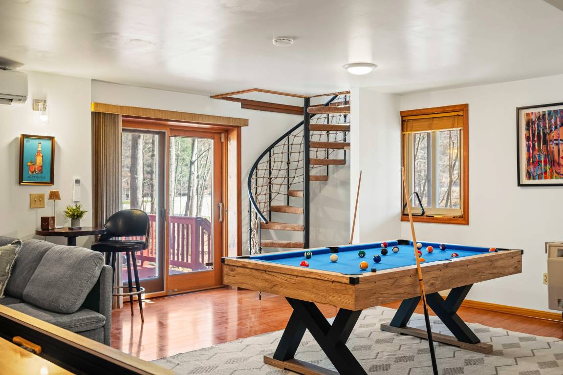 167 M² House ∙ 4 Bedrooms ∙ 10 Guests - East Stroudsburg, PA
