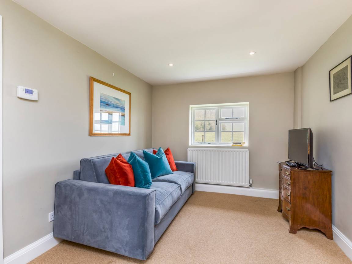 56 M² House ∙ 1 Bedroom ∙ 2 Guests - Emsworth