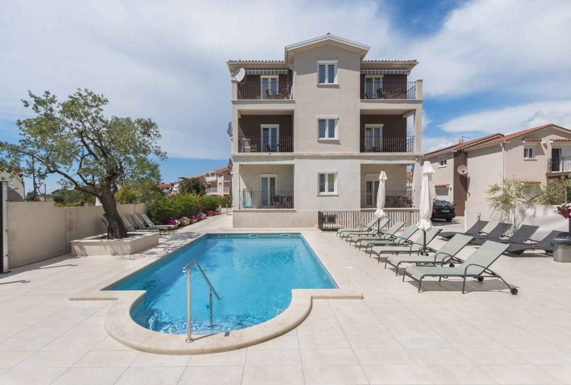 70 M² Appartement ∙ 1 Chambre ∙ 4 Personnes - Pula