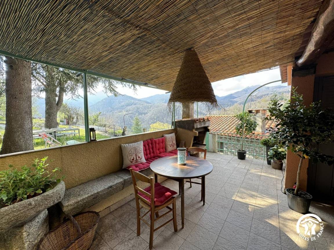 240 M² Gîte ∙ 5 Chambres ∙ 10 Personnes - Pyrénées