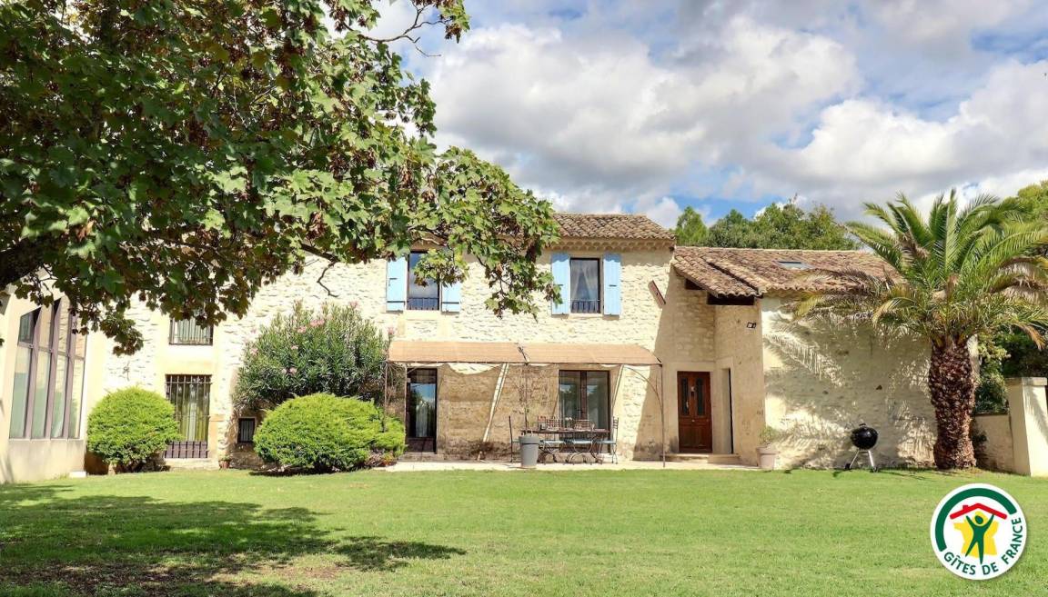 118 M² Gîte ∙ 4 Chambres ∙ 6 Personnes - Grignan