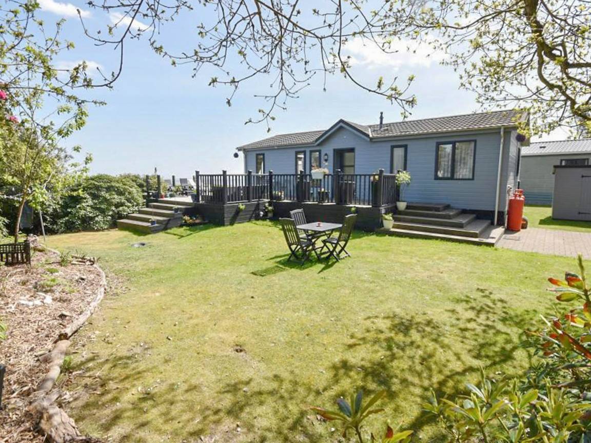 Cottage ∙ 2 Bedrooms ∙ 4 Guests - Lowestoft