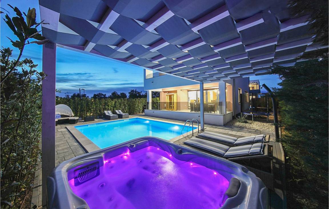 195 M² Ferienhaus ∙ 4 Schlafzimmer ∙ 8 Gäste - Vir, Kroatien