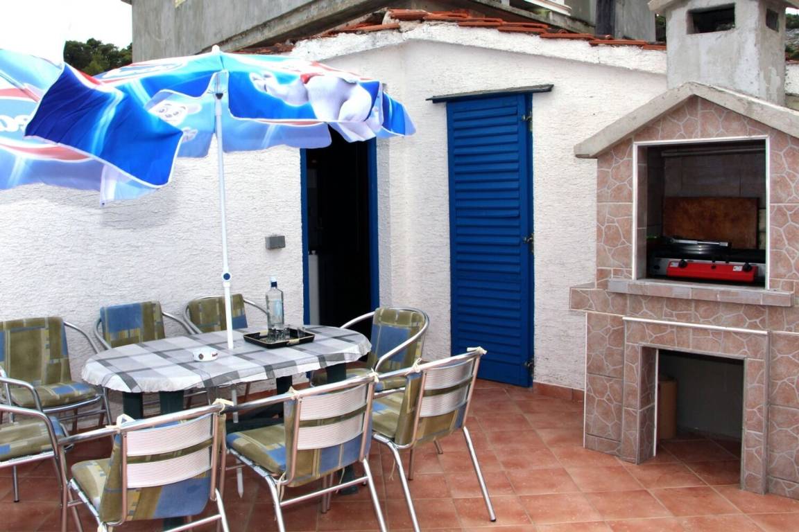 Ferienhaus ∙ 1 Schlafzimmer ∙ 10 Gäste - Tisno