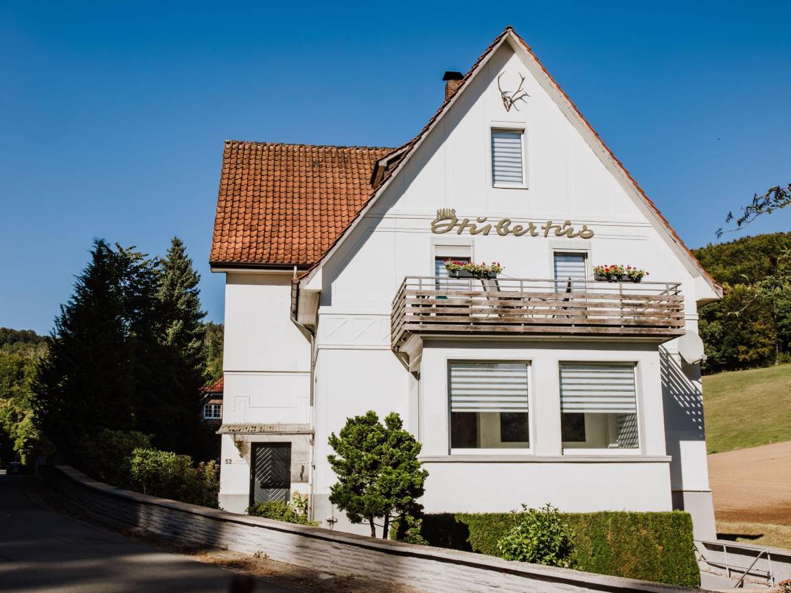 90 M² Ferienwohnung ∙ 3 Schlafzimmer ∙ 7 Gäste - Bad Pyrmont