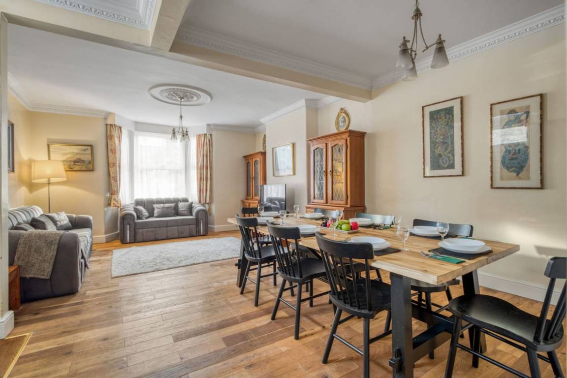 House ∙ 4 Bedrooms ∙ 10 Guests - London, UK