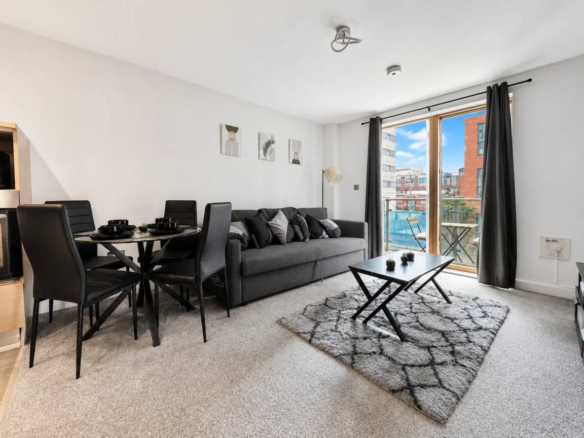 37 M² Apartment ∙ 1 Bedroom ∙ 4 Guests - Oldham