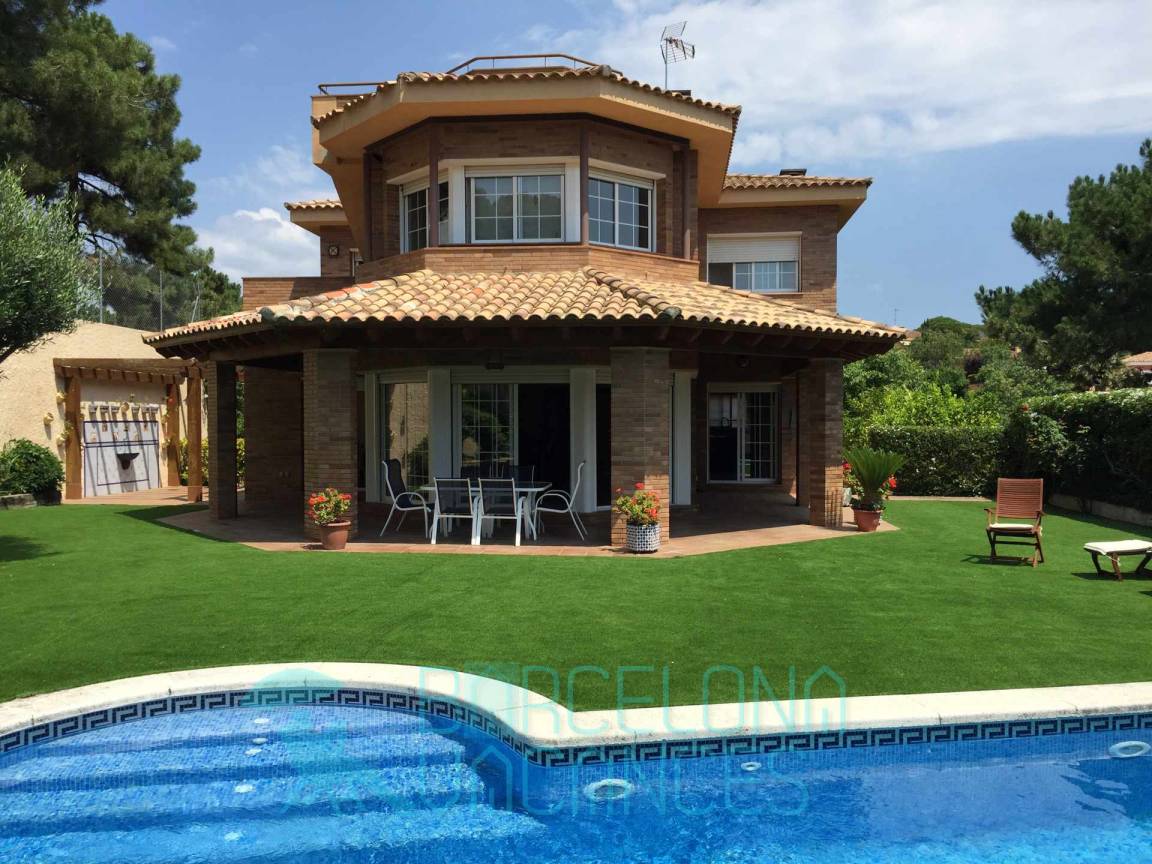 300 M² Ferienhaus ∙ 6 Schlafzimmer ∙ 11 Gäste - Canet de Mar