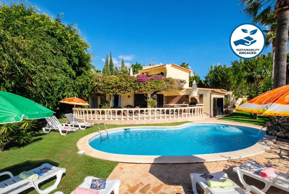200 M² Villa ∙ 4 Chambres ∙ 12 Personnes - Albufeira