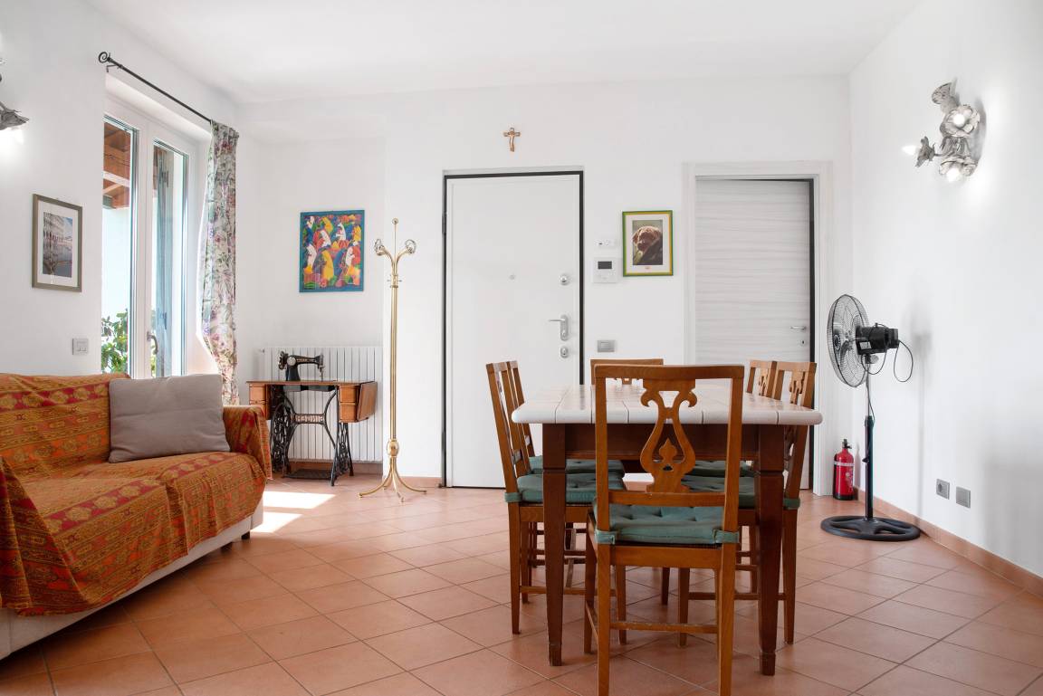 98 M² Apartamento ∙ 2 Quartos ∙ 7 Hóspedes - Varese