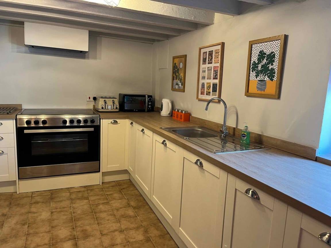 Apartment ∙ 4 Bedrooms ∙ 16 Guests - Rhyl