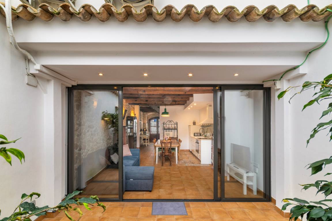 70 M² Talo ∙ 4 Makuuhuonetta ∙ 8 Vierasta - シッチェス