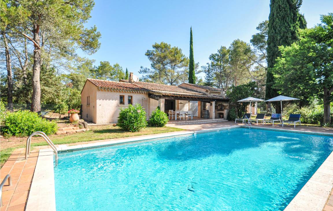 200 M² Maison De Vacances ∙ 5 Chambres ∙ 10 Personnes - Le Luc