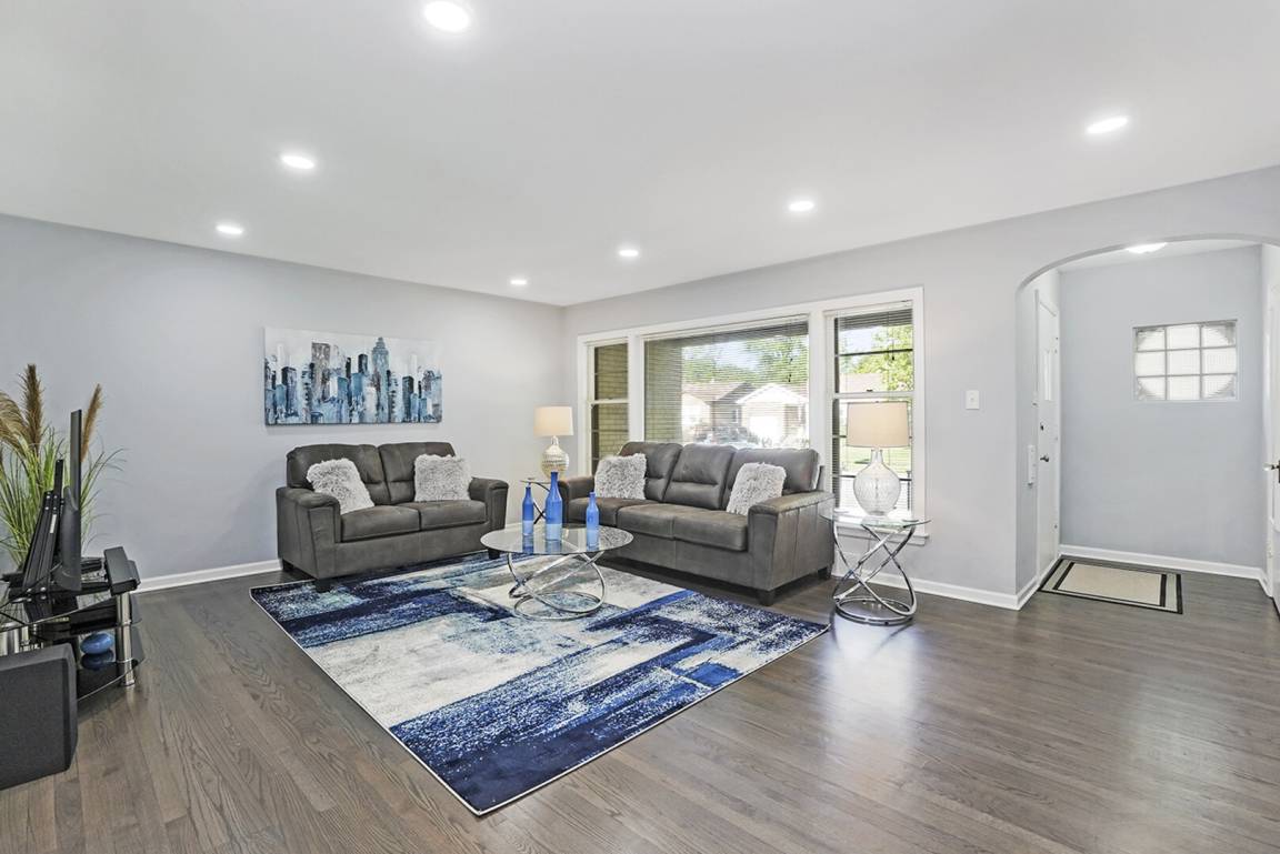 214 M² House ∙ 4 Bedrooms ∙ 10 Guests - Tinley Park, IL
