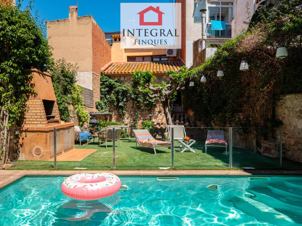 242 M² House ∙ 3 Bedrooms ∙ 8 Guests - Llafranc