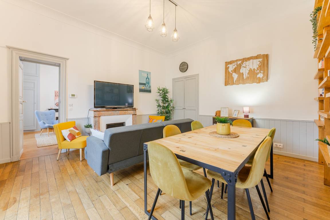 87 M² Appartement ∙ 1 Chambre ∙ 4 Personnes - Nantes